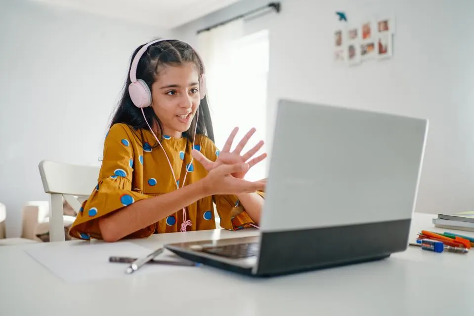Personalized Learning with Online Tutoring in UK - Tutorwaves